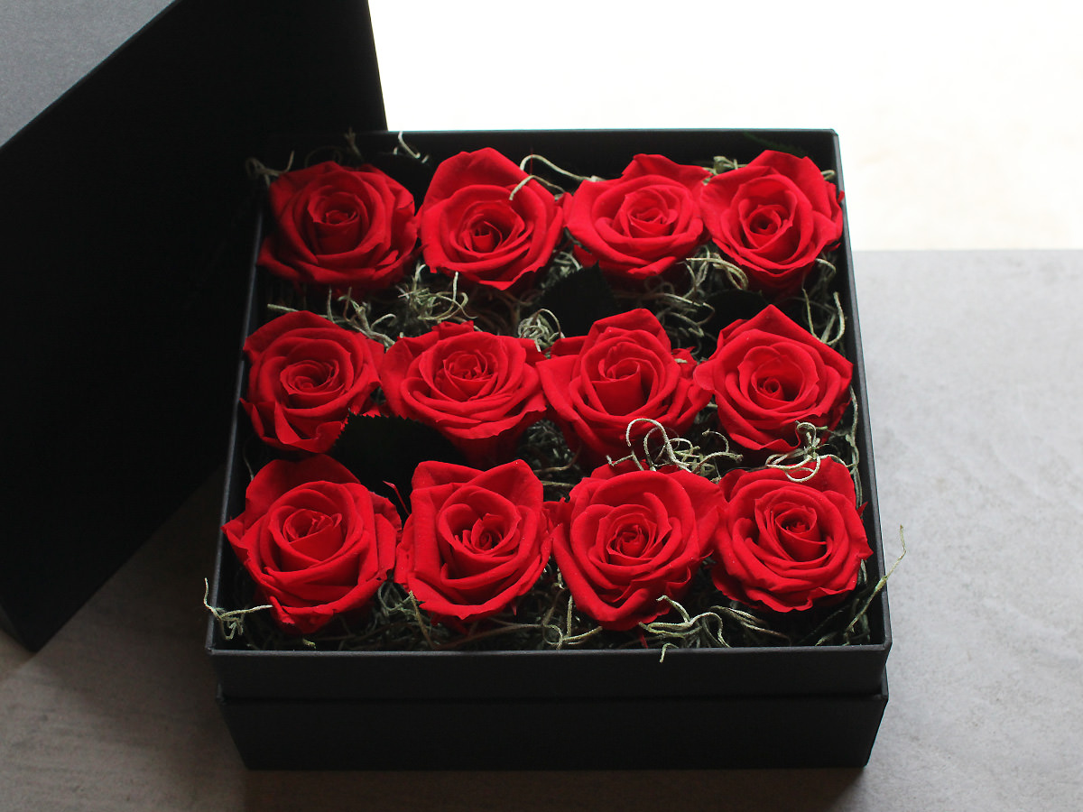 プリザーブドフラワー・ダーズンローズボックスアレンジメント - K's flower novo