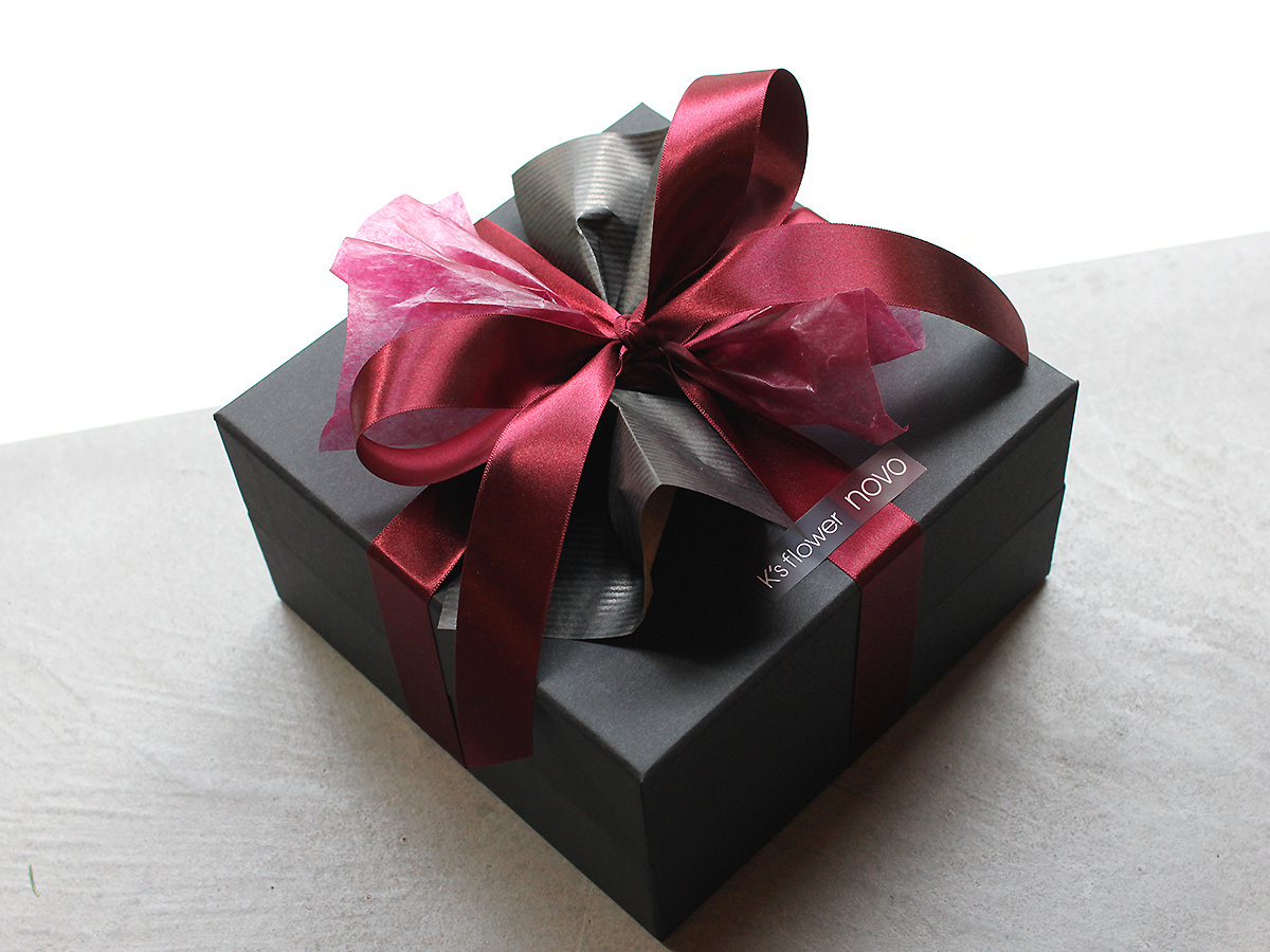 プリザーブドフラワー・ダーズンローズボックスアレンジメント - K's flower novo